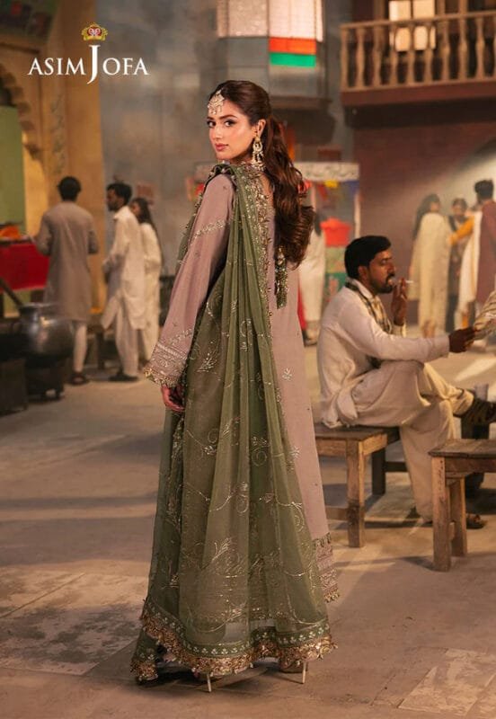 Buy 100% Authentic Pakistani Suits Online in India | TFG