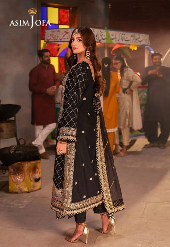 Buy 100% Authentic Pakistani Suits Online in India | TFG